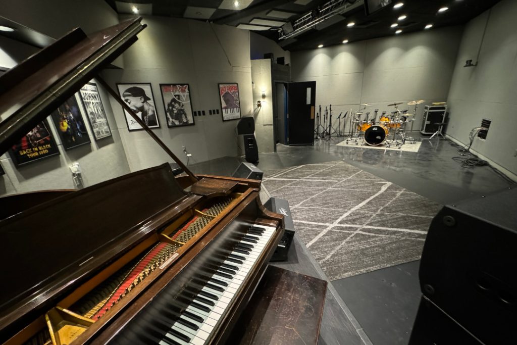 Live Room - Lava Room Cleveland Record Studio